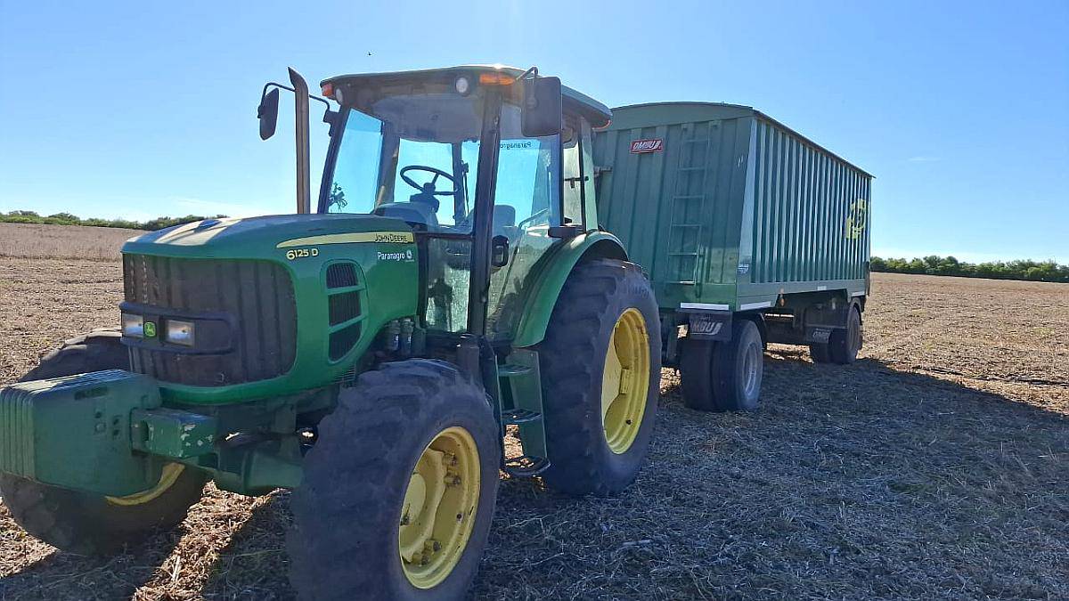 Tractor John Deere 6125d - Año: 2013 - u$s 62.443 - Agroads