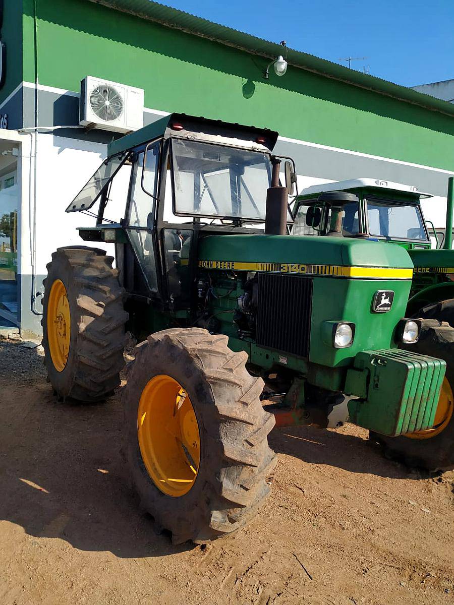 Tractor John Deere 3140 - Agroads