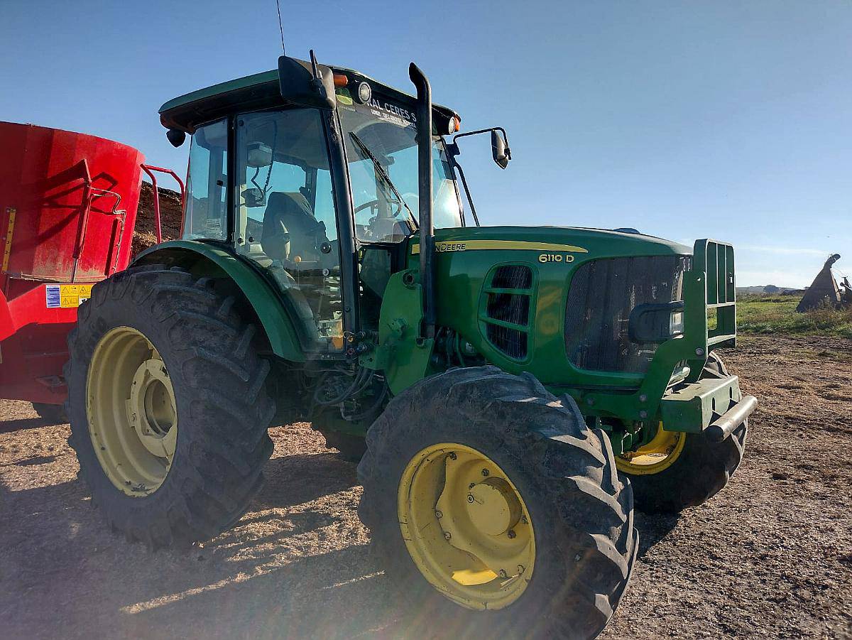 Tractor John Deere 6110 D - Año: 2013 - u$s 58.000 - Agroads