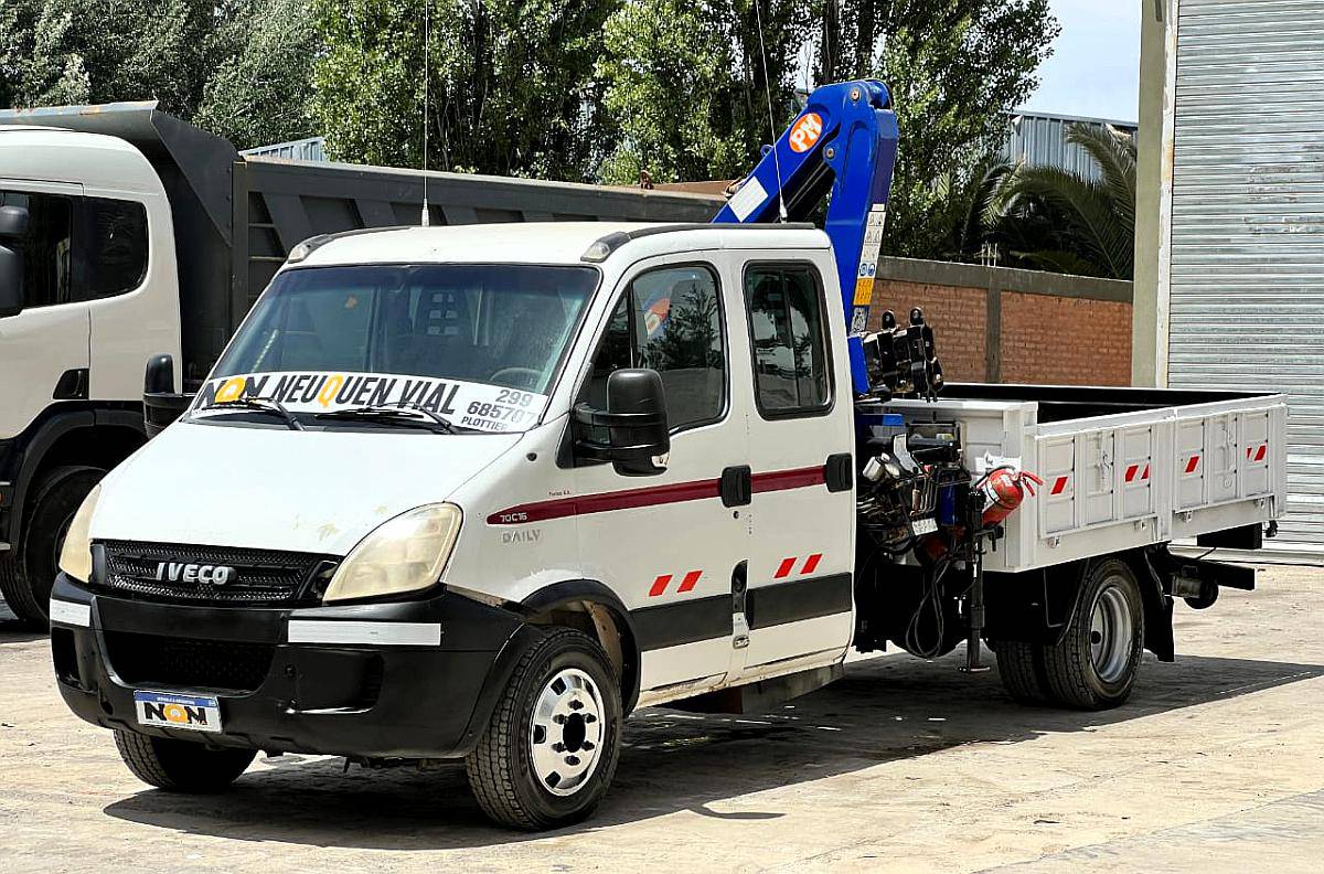 Iveco Daily 70c16 2013 con Hidrogrua PM 5 - Año: 2013 - Agroads