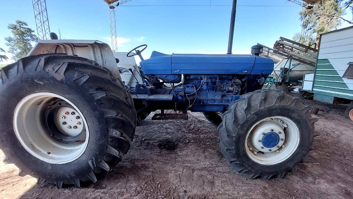 Liquido Tractor Ford 4wd - Año: 1991 - u$s 35.000 - Agroads