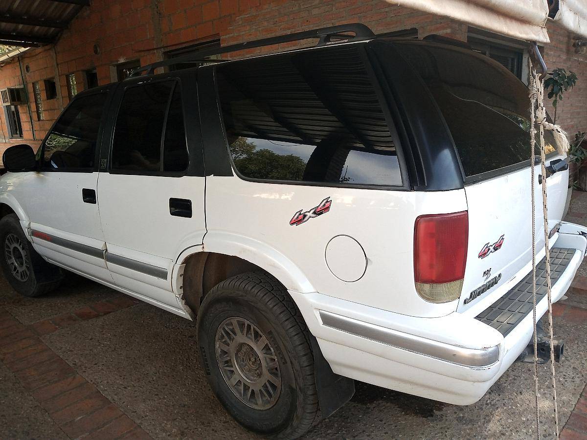 Vendo GMC Jimmy 4X4 GNC - Año: 1997 - $ 970.000 - Agroads