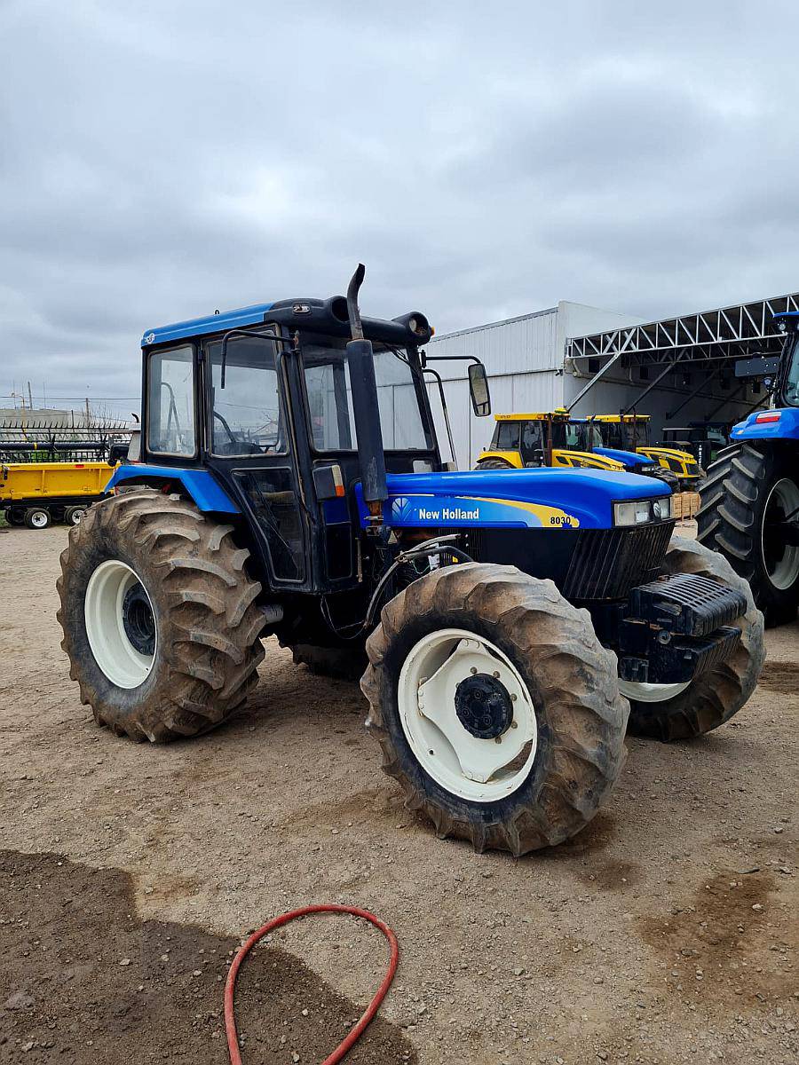 Tractor NH 8030 Mod 2017, Cabina, 9500 Hs - Año: 2017 - Agroads