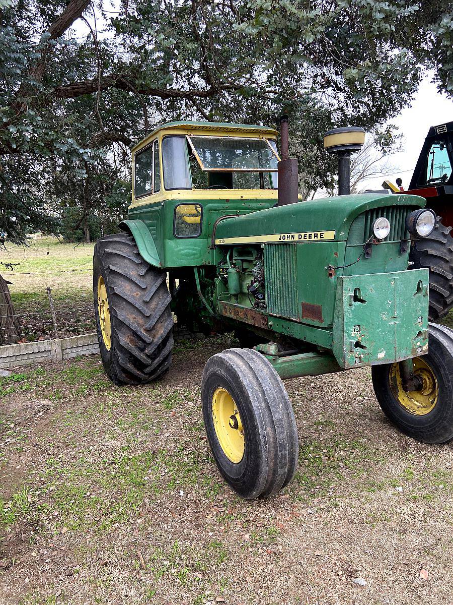 Tractor John Deere 4420 - Agroads