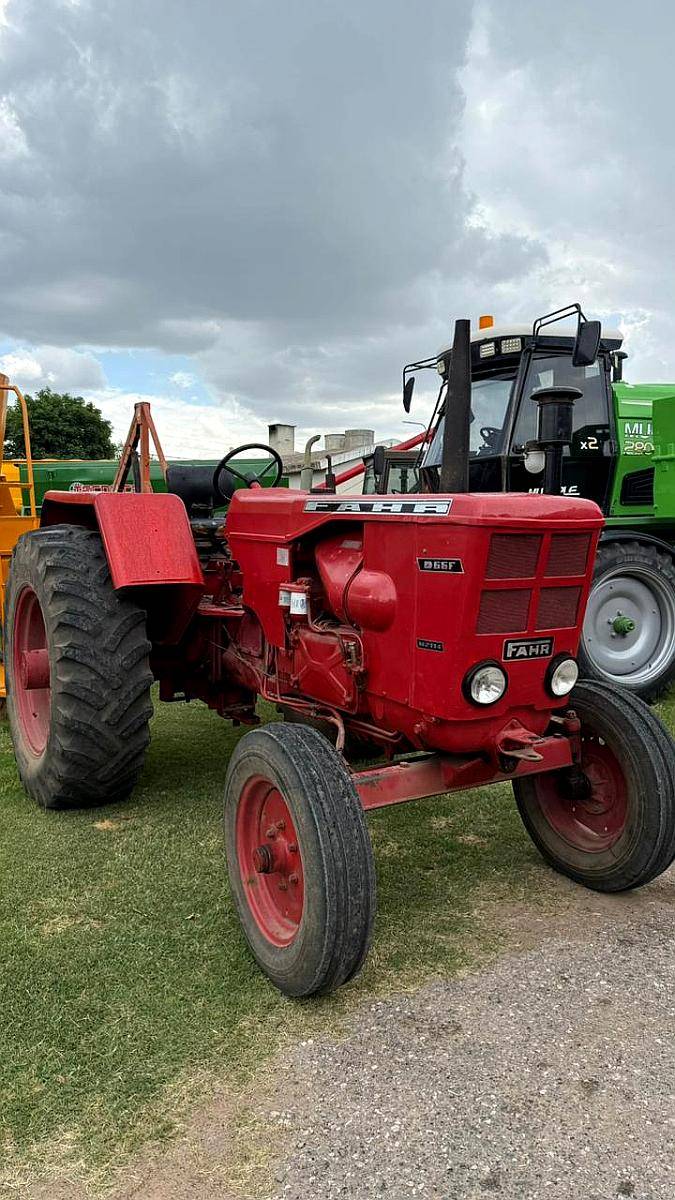 Tractor Fahr 66, Motor 2114 en Perfecto Estado General - Agroads