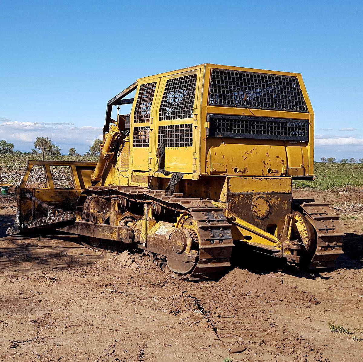 Topadora Caterpillar D7E 48a - Año: 1978 - u$s 60.000 - Agroads