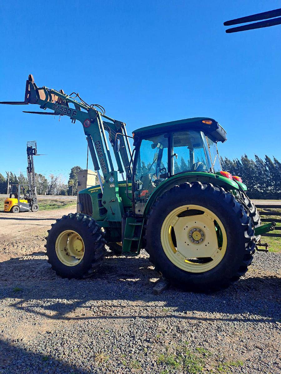 Tractor Agricola John Deere 6125d con Implementos. - Agroads