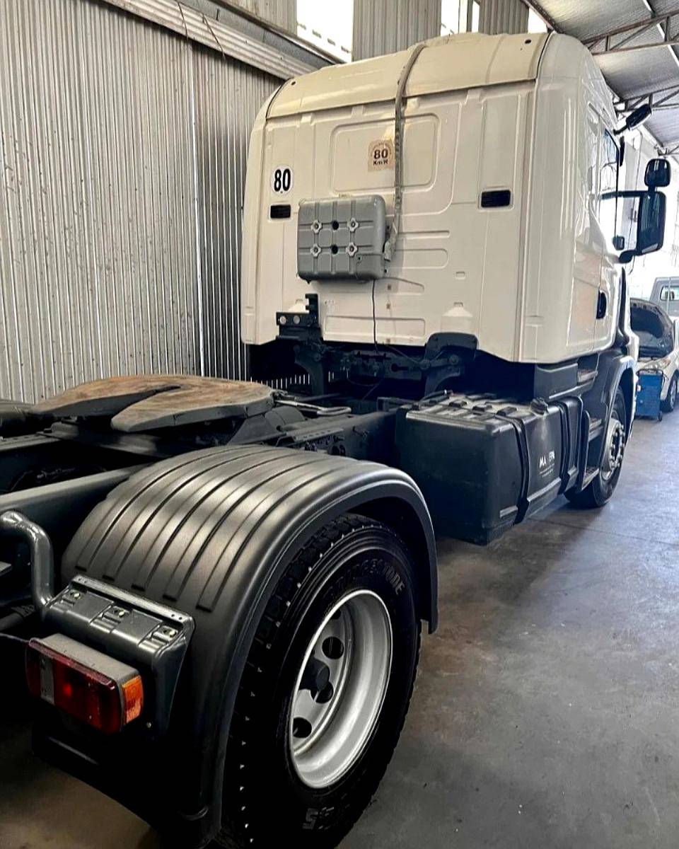 Vendo Scania 330 Trompa Tractor - Año: 2005 - $ 7.000.000 - Agroads