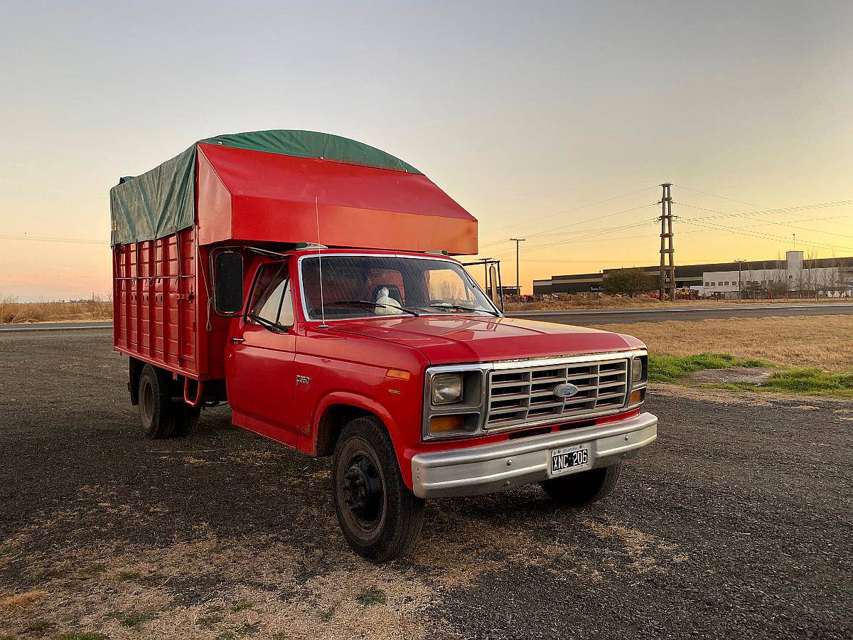 Vendo Camión Ford F350 Mod 85 - Año: 1985 - Agroads