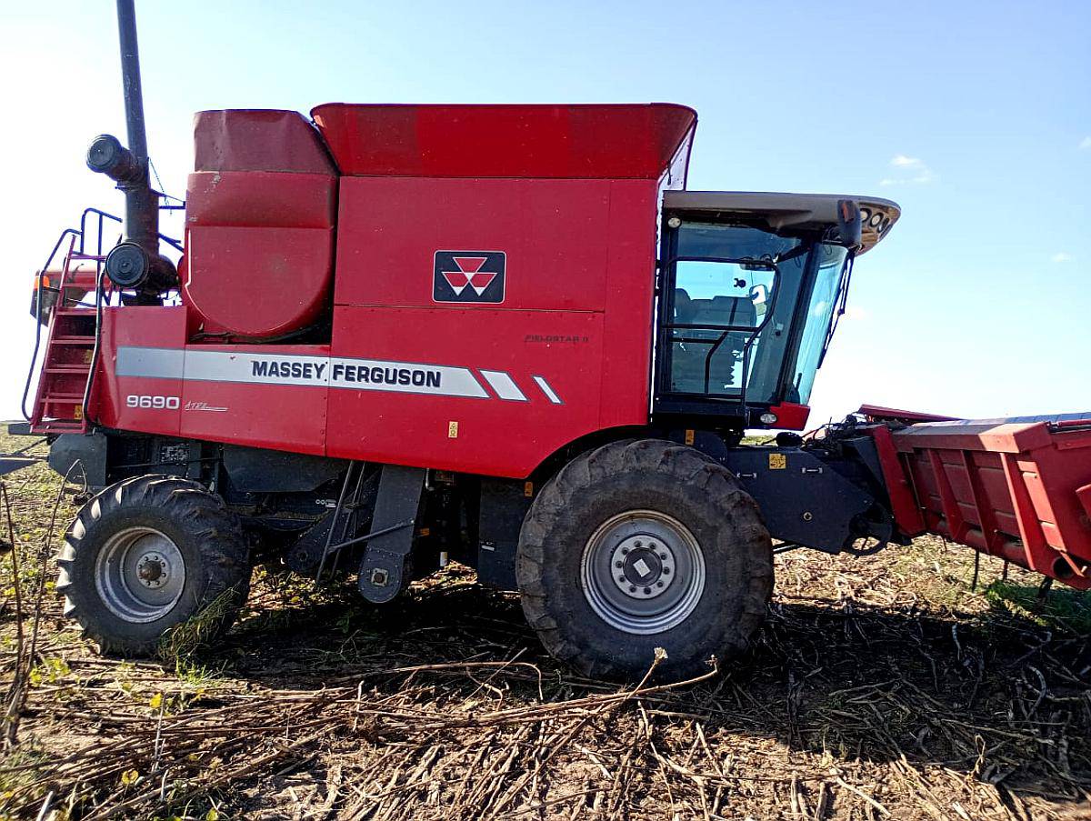 Cosechadora Massey Ferguson 9690 - año 2014 - Año: 2014 - Agroads