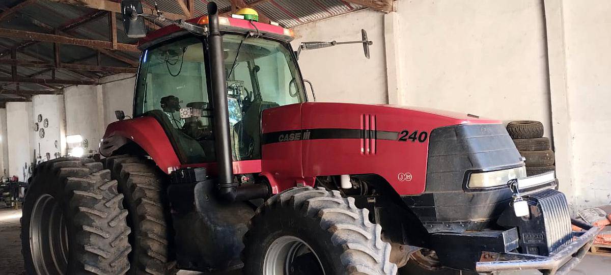 Case 240 año 2008. Duales. Piloto JD 6000 y Pantalla 2640 - Agroads