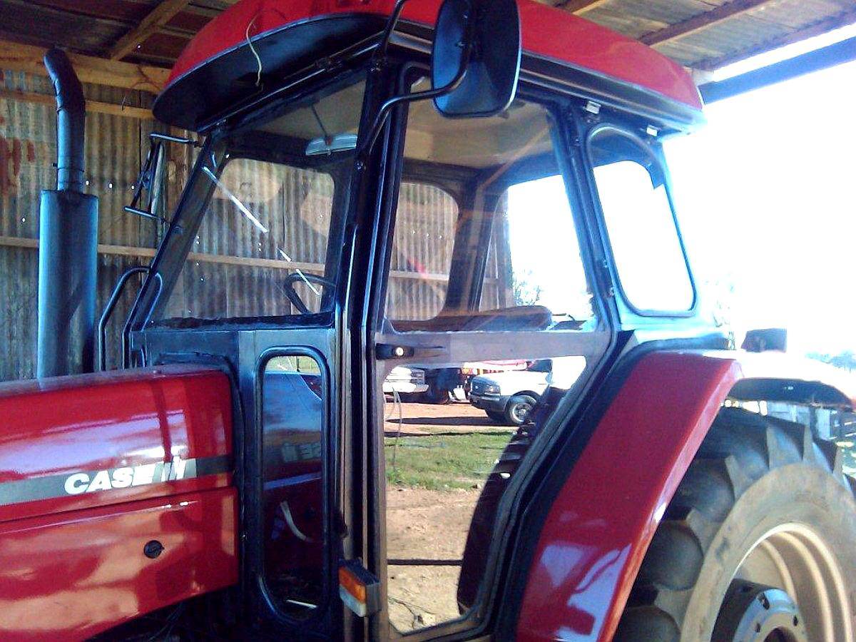 Hermoso Case CX 100 Doble Traccion - Año: 2004 - u$s 30.000 - Agroads