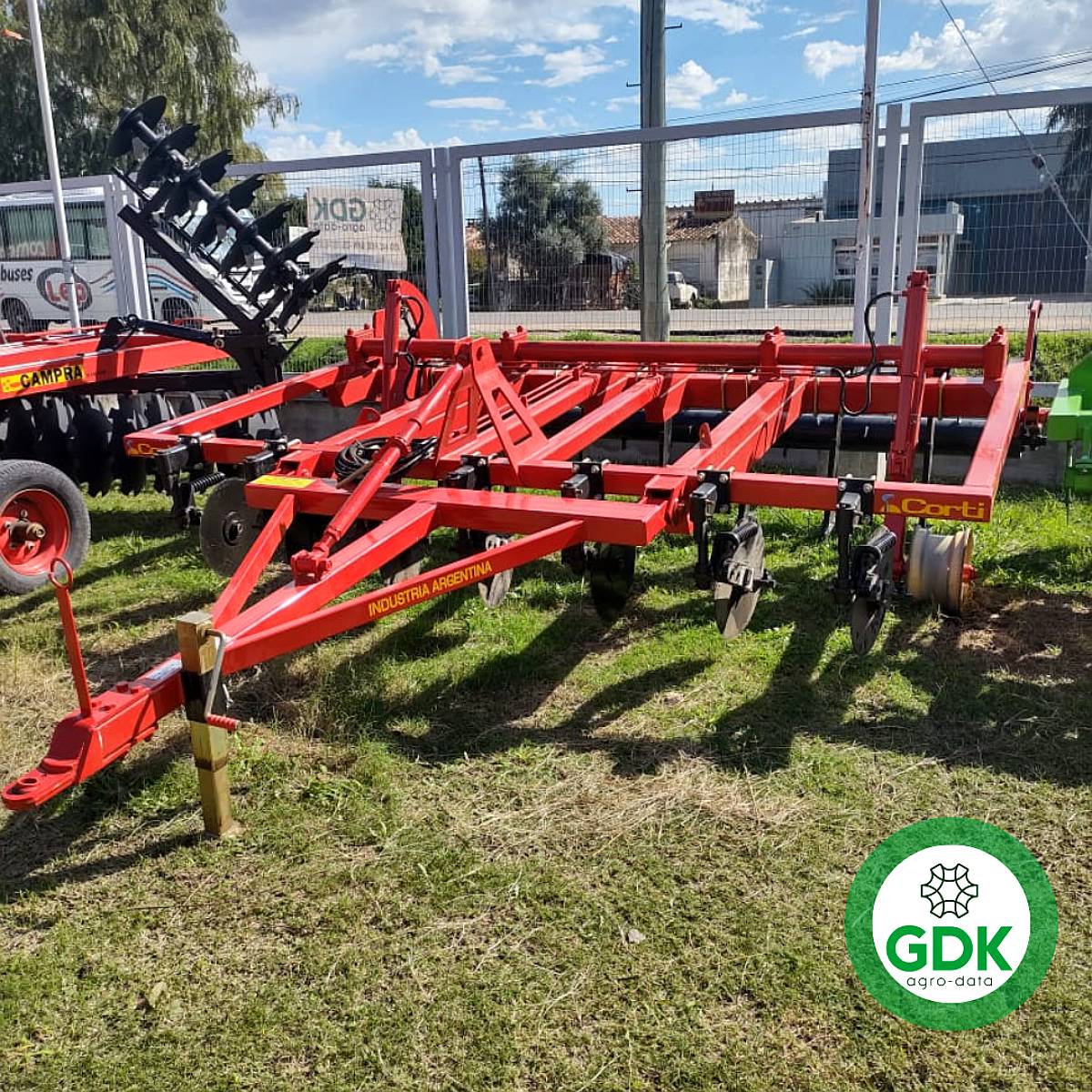 Descompactador de Suelo Ancho 7 Vastagos Paratil. Corti - Agroads