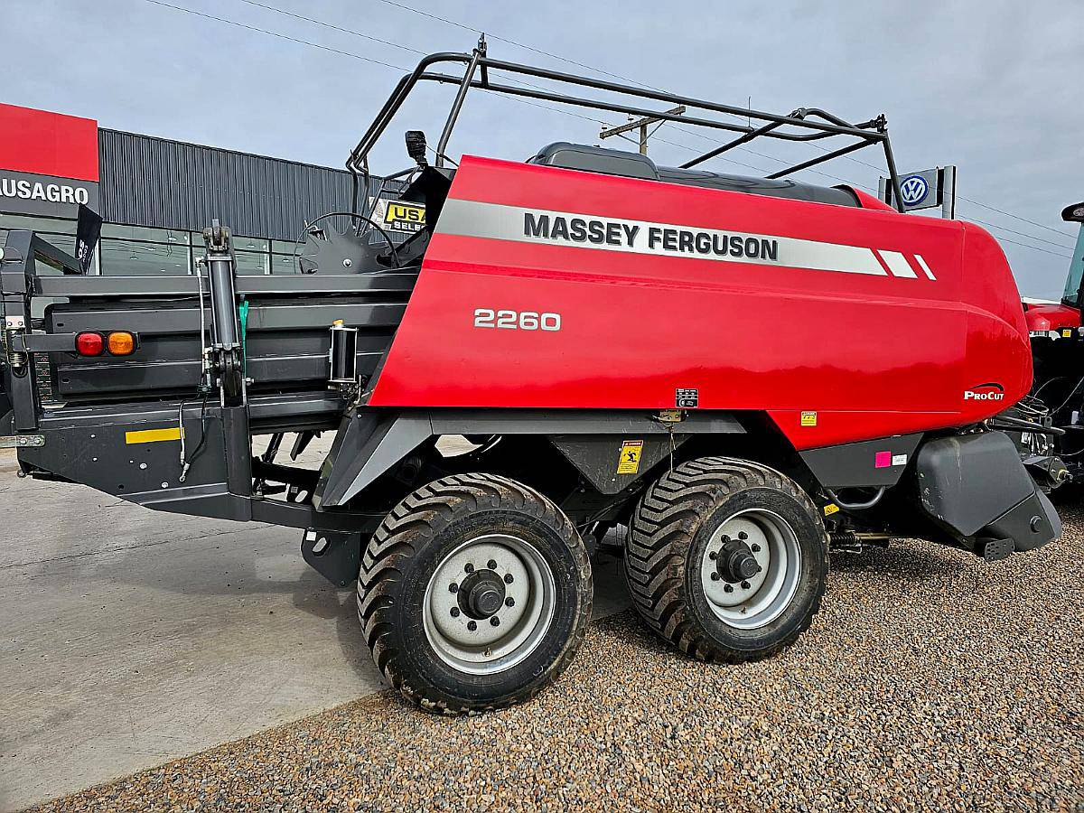 Megaenfadadora Massey Ferguson 2260 Hesston Promo Expo - Agroads