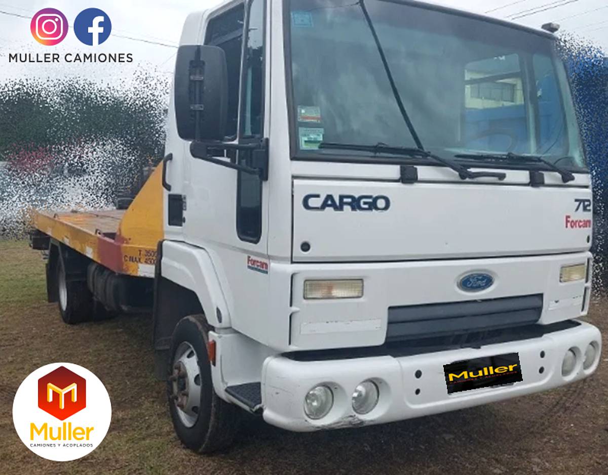 Ford Cargo 712 con Plancha / Camilla Modelo 2011 - Agroads