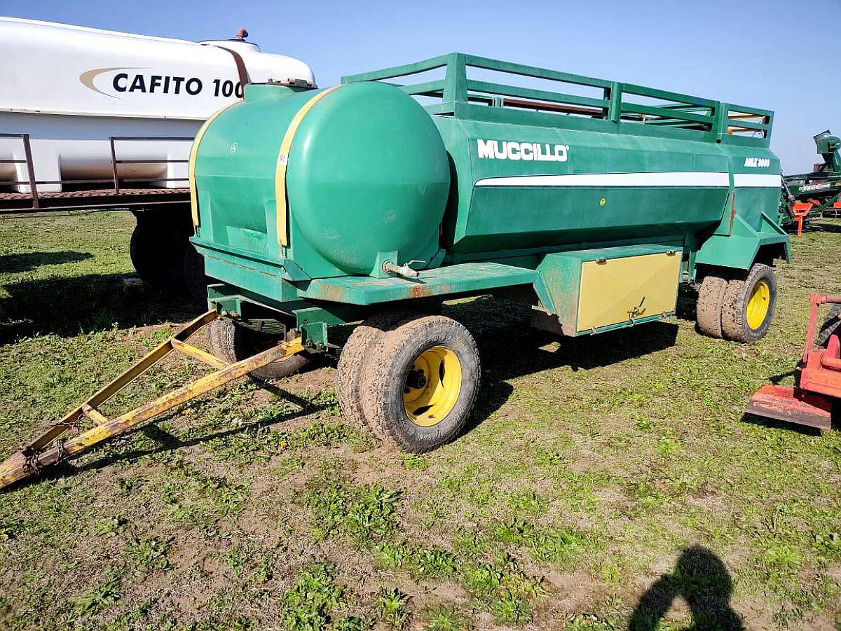 Acoplado Tanque Combinado Muccillo 3000 Lts de Gasoil - Agroads