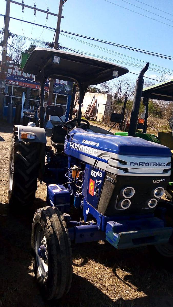 Tractor Marca Farmtrat Modelo 211 D - Agroads