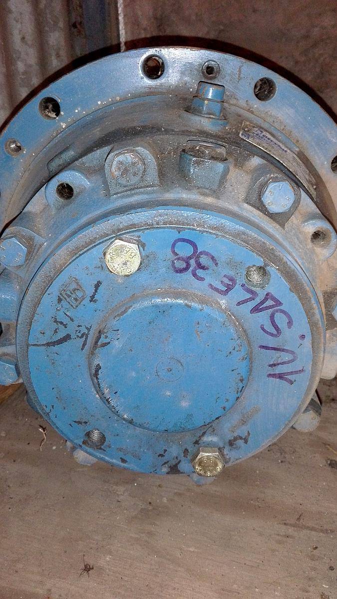 Reductor para Mixer Desmenuzador de Rollos Marca Brevini ITA - Agroads