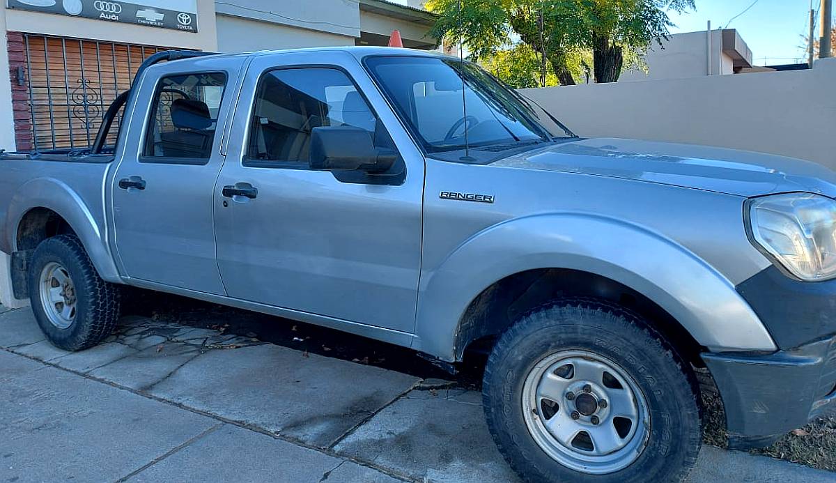 Ford - Pick-up - Ranger DC 4X2 XL Plus 3.0l D 2011 - Agroads