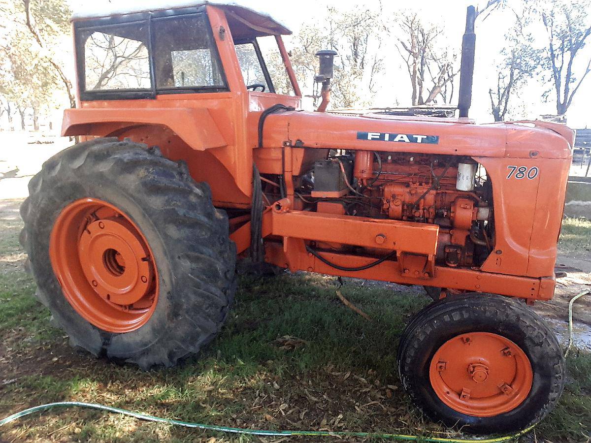 Fiat 780 con Pala - Año: 1985 - $ 2.550.000 - Agroads