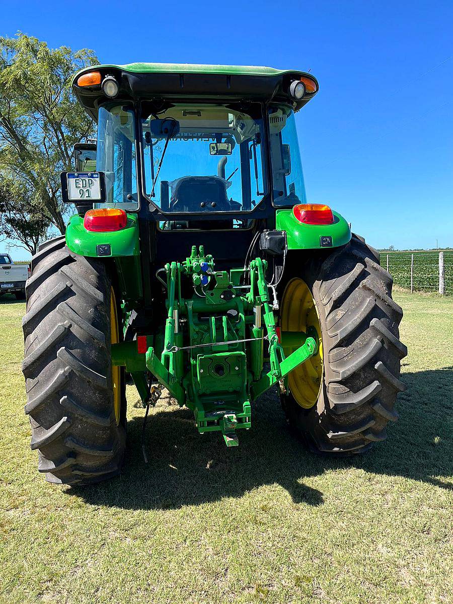 Tractor John Deere 6125j. año 2020 con 380hs. Como Nuevo - Agroads