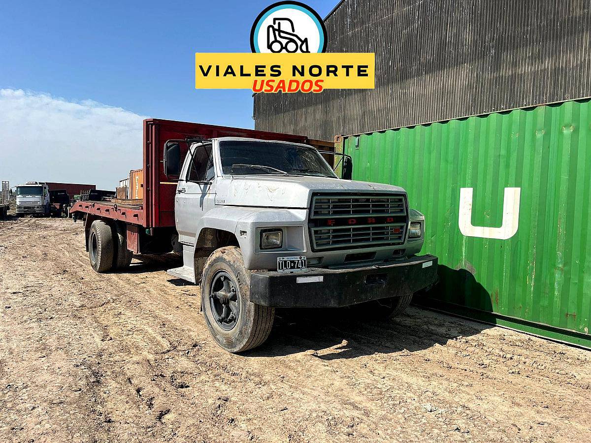 Camion Ford 7000, con Rampas - Año: 1985 - u$s 8.800 - Agroads