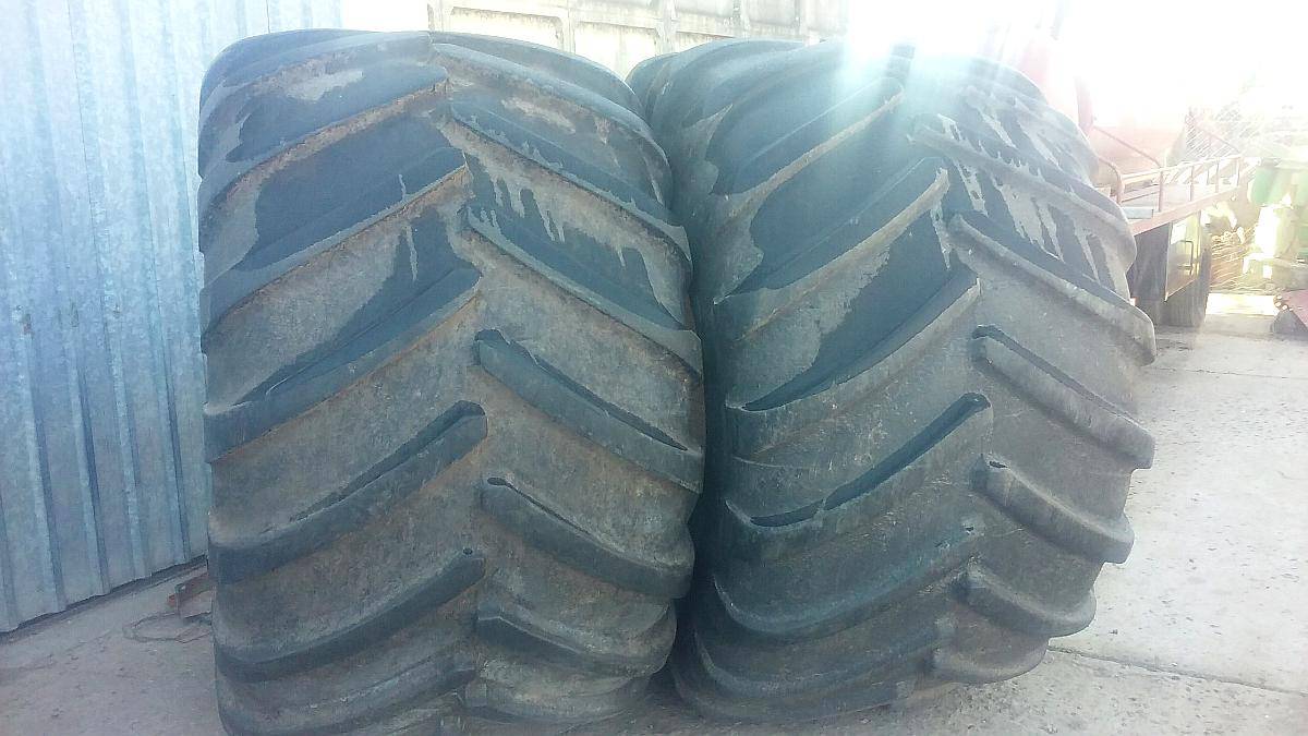 Cubierta 1050- 50 -32 Michelín Usada - $ 70.000 - Agroads