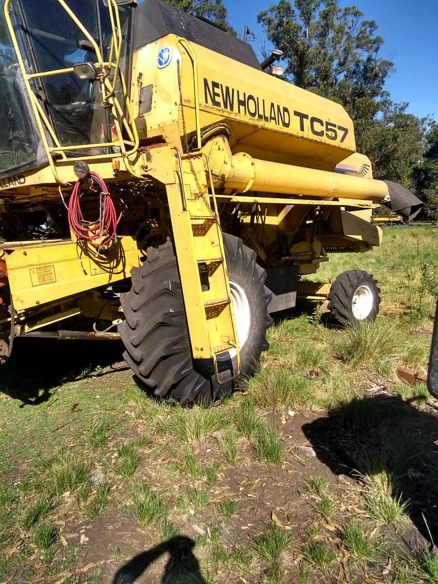 New Holland TC 57 Plataforma 23 Pies - Año: 1996 - Agroads
