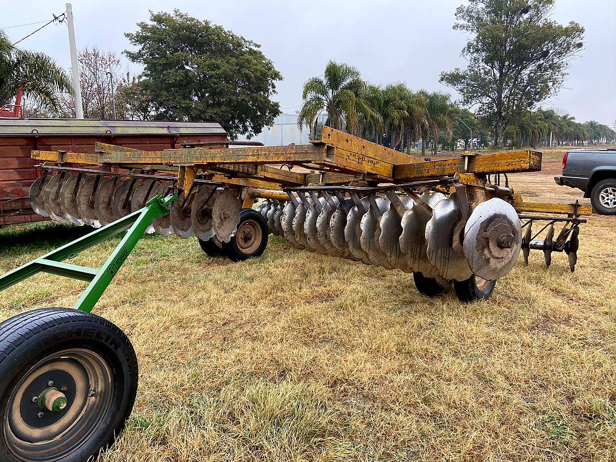 Rastra de 40 Discos DAN CAR - Año: 2000 - Agroads