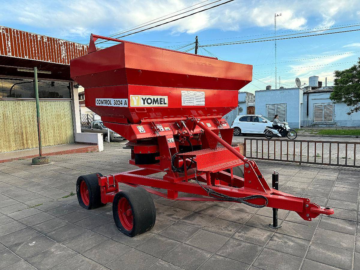 Fertilizadora Yomel 3024 a - u$s 13.000 - Agroads