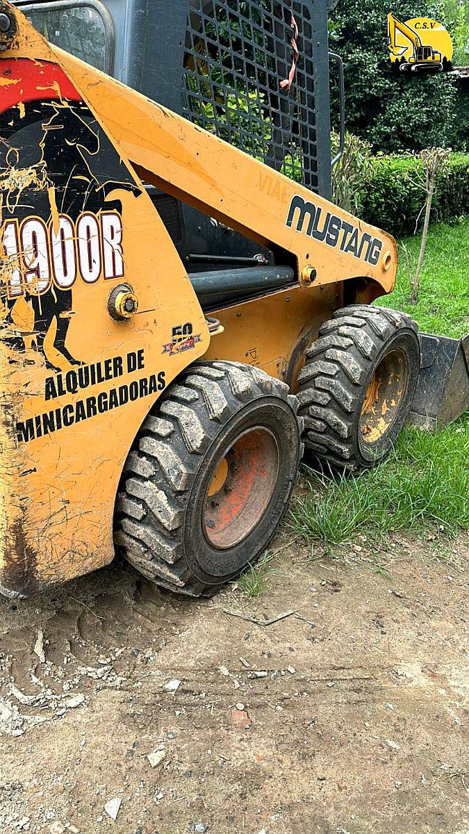 Minicargadora Mustang R1900 201 - Año: 2015 - u$s 23.000 - Agroads