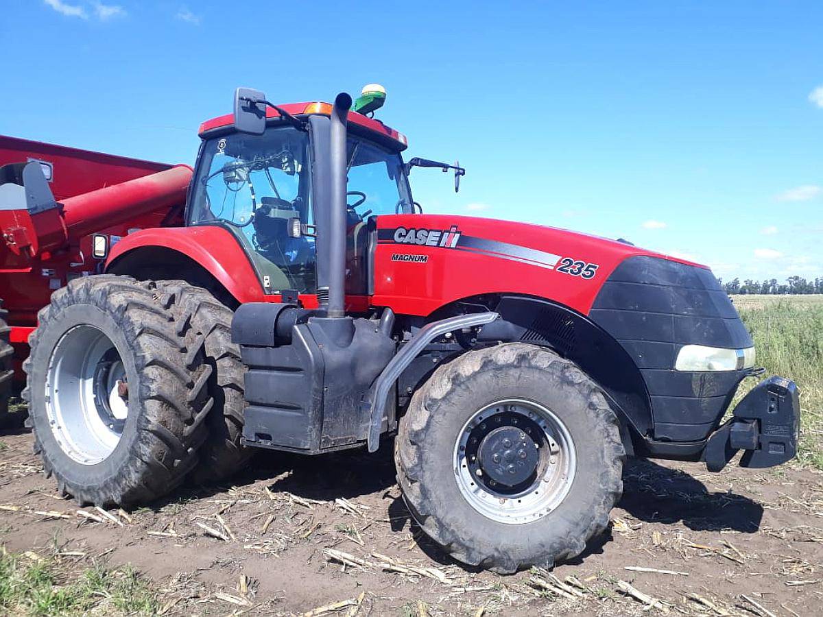 Case Magnum 2012 con Piloto - Año: 2012 - Agroads