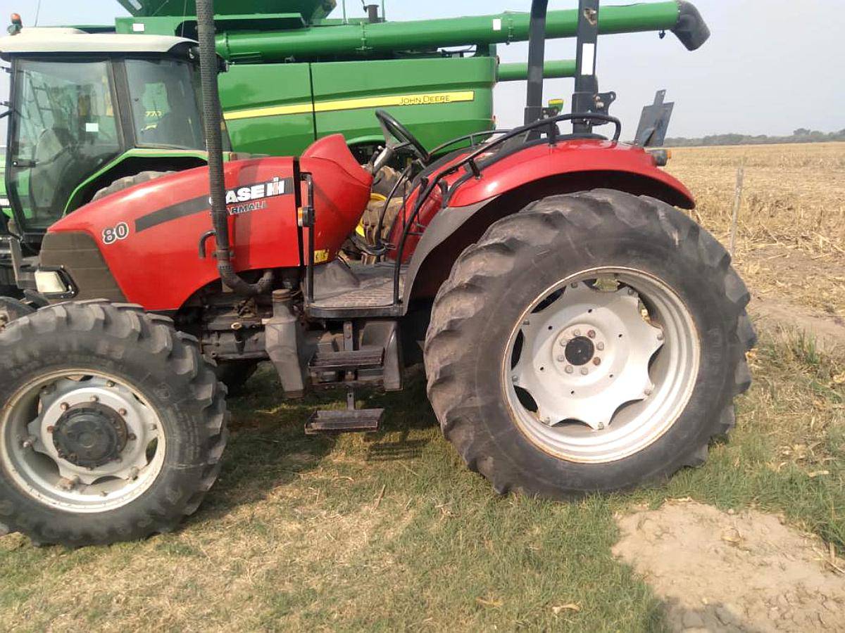 Tractor Case IH Farmall 80, año 2010, Motor Reparado - Agroads