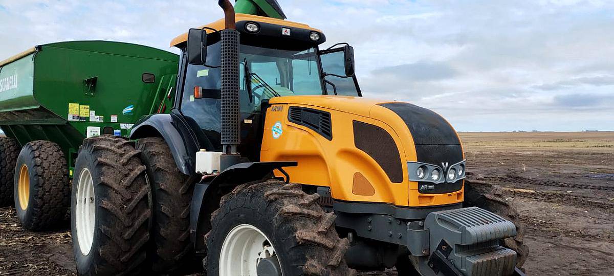 Valtra Ar190. año 2019. 7000 HS. Duales. Impecable - Agroads