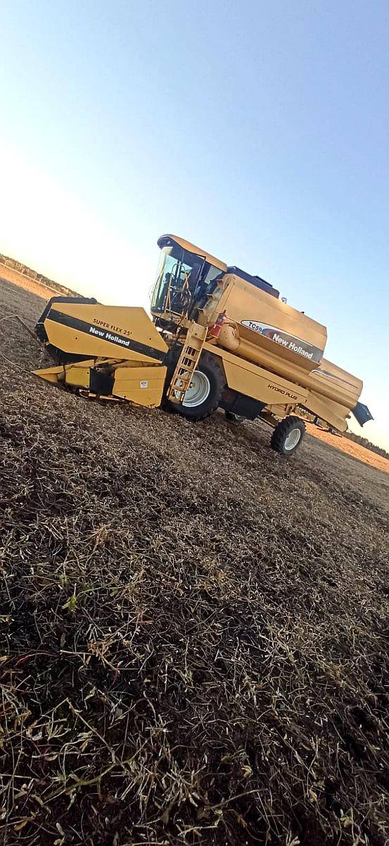 New Holland TC 59, 25 Pies - Año: 2007 - $ 80.000 - Agroads