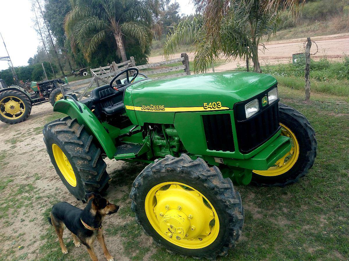 Vendo Jhon Deere 5403 - Año: 2010 - u$s 40.000 - Agroads