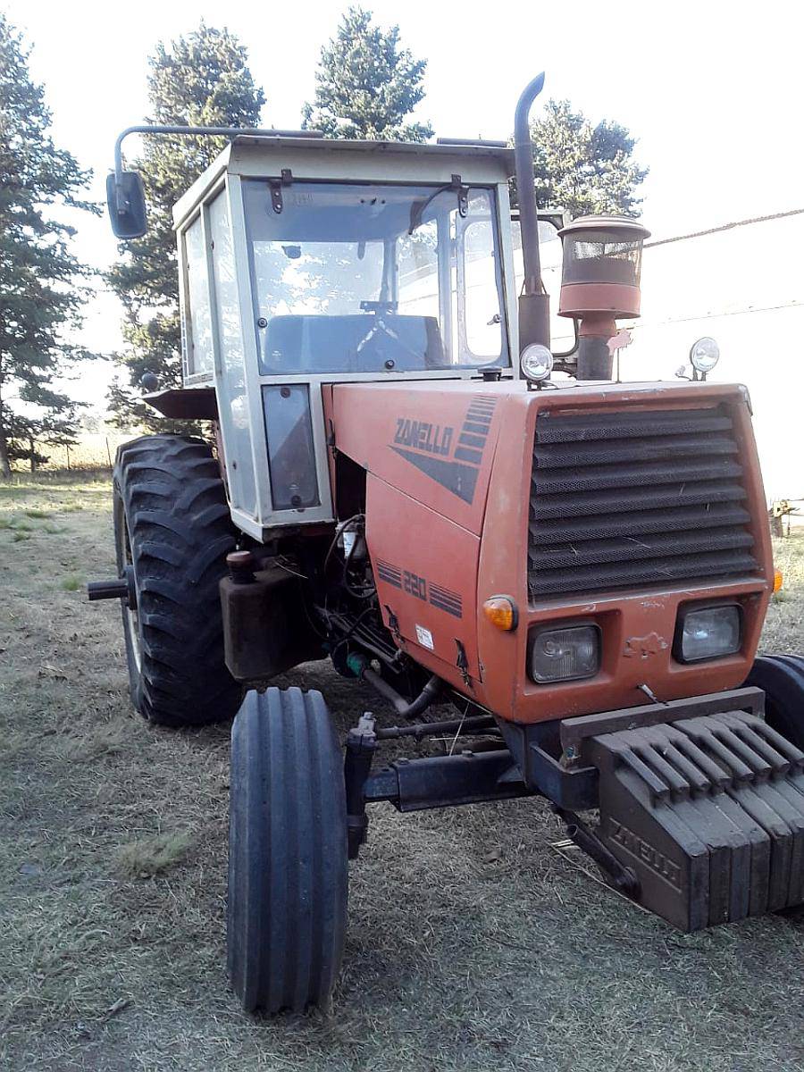 Tractor Zanello 220, 120 HP, año 1997, Rodado Dual. - Agroads