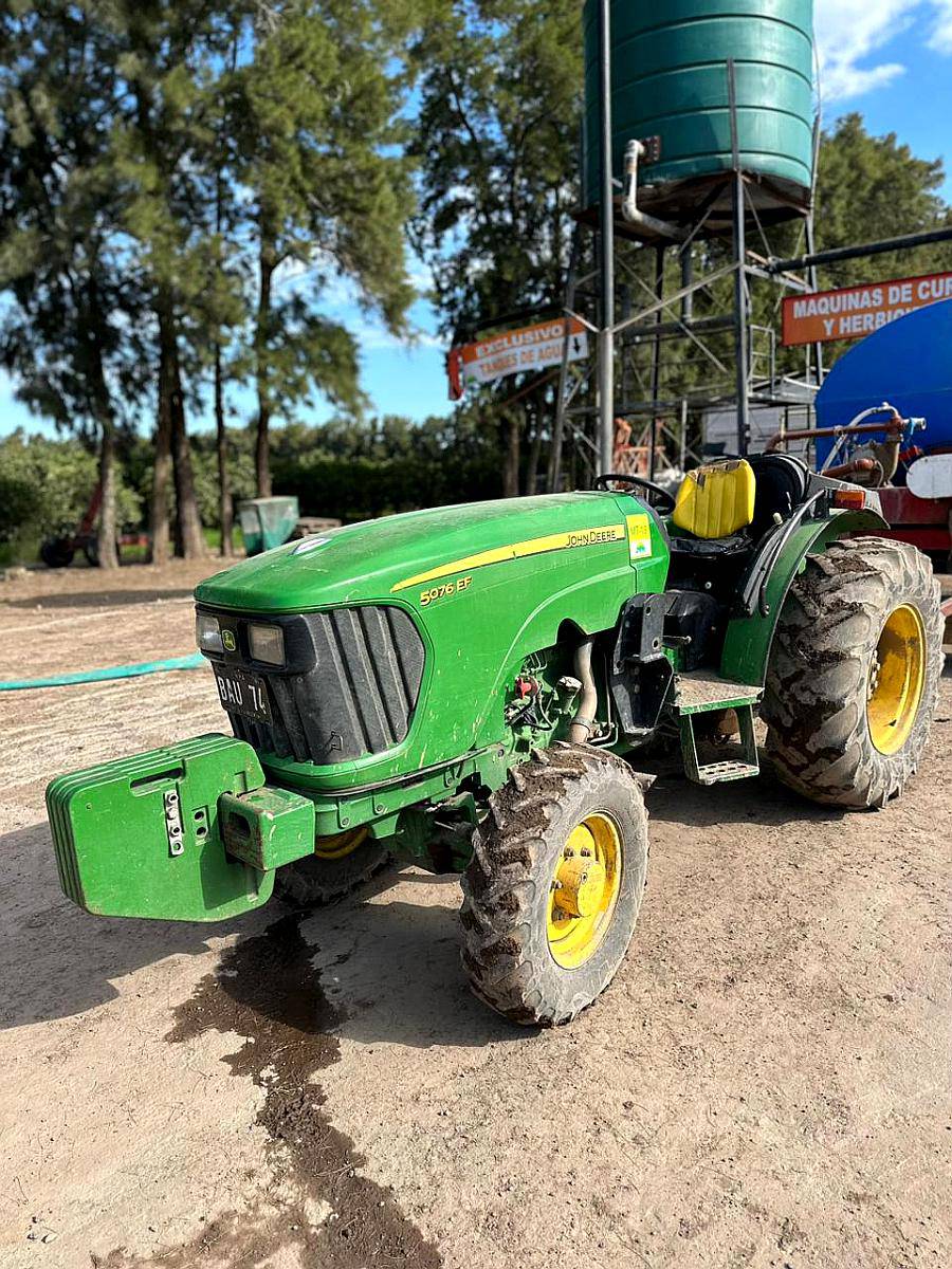 Tractor John Deere 5076 EF Compacto año 2016 Doble Tracción - Agroads