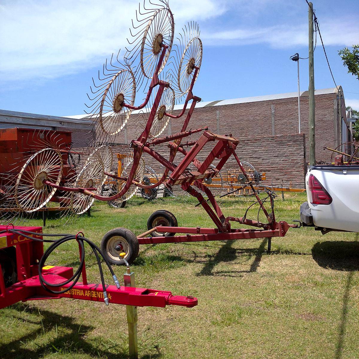 Rastrillo Mainero en V de 8 Soles - Año: 2010 - $ 1.000.000 - Agroads