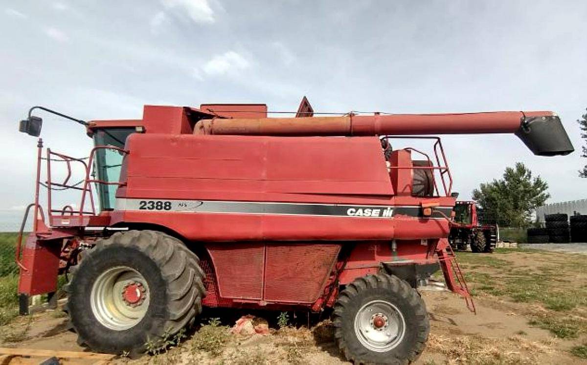 Case IH Axial Flow 2388 - año 1999 - Año: 1999 - Agroads