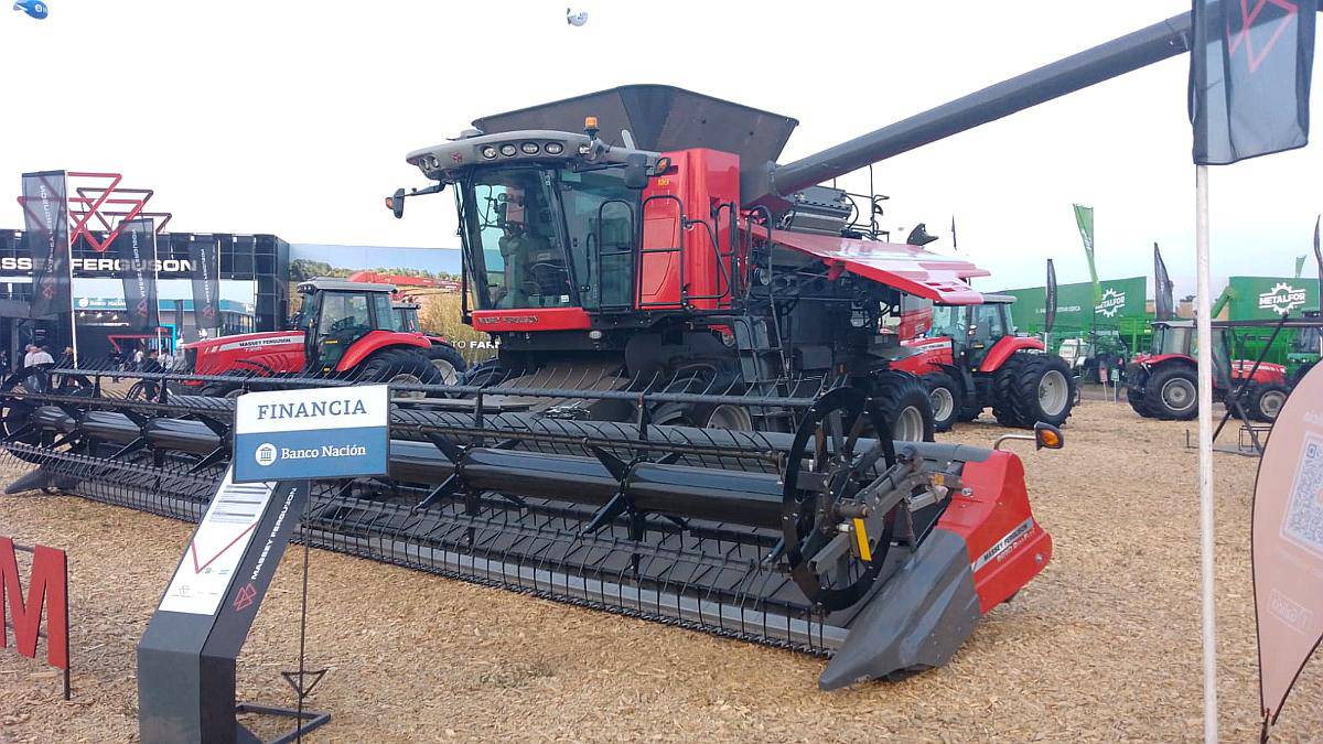 Massey Ferguson 9695 C/draper 35 Pies - Año: 2023 - Agroads