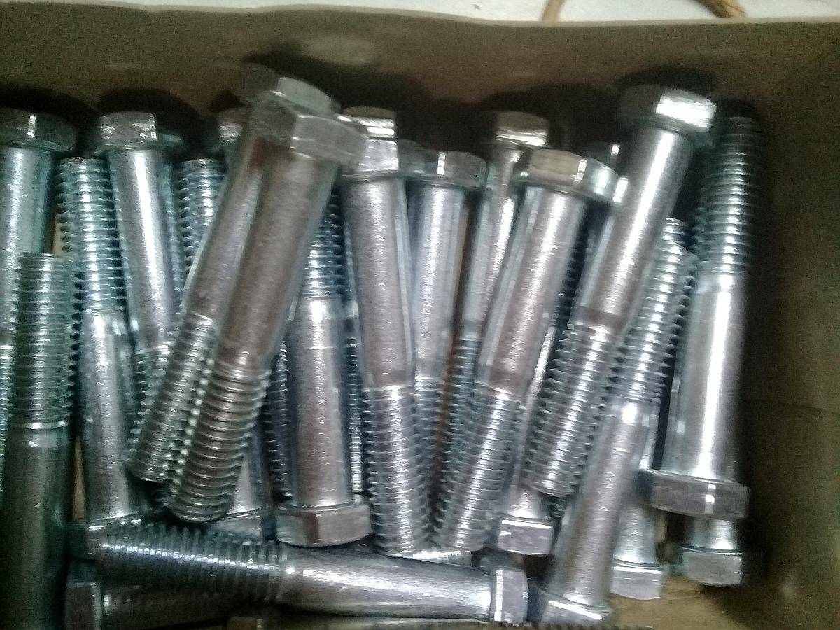 Importante Lote de Bulones UNC - WHT G2 CAB Exagonal/redondo - Agroads ...