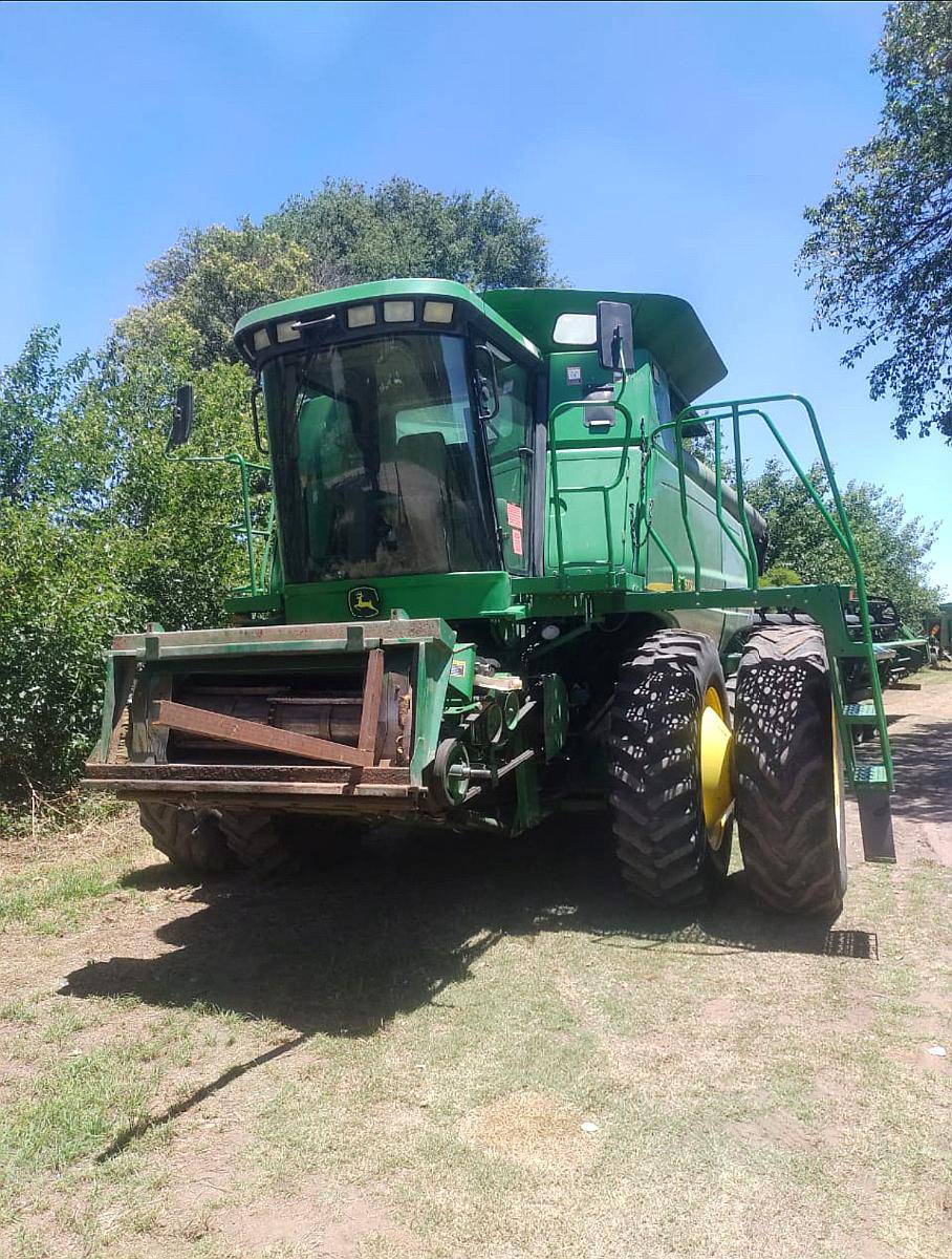John Deere 9860 con Drapper - Año: 2004 - u$s 261.000 - Agroads