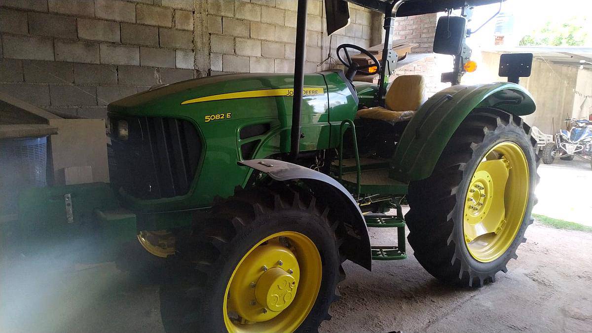 Vendo Tractor John Deere 5082e - Año: 2021 - u$s 54.000 - Agroads
