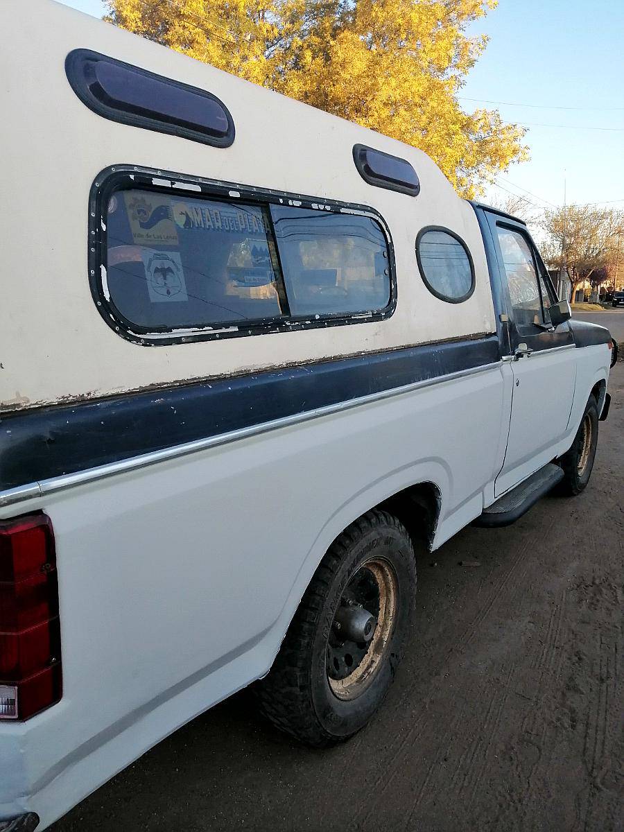 F100 84, Perkins 4 C/cupula - Año: 1984 - $ 970.000 - Agroads