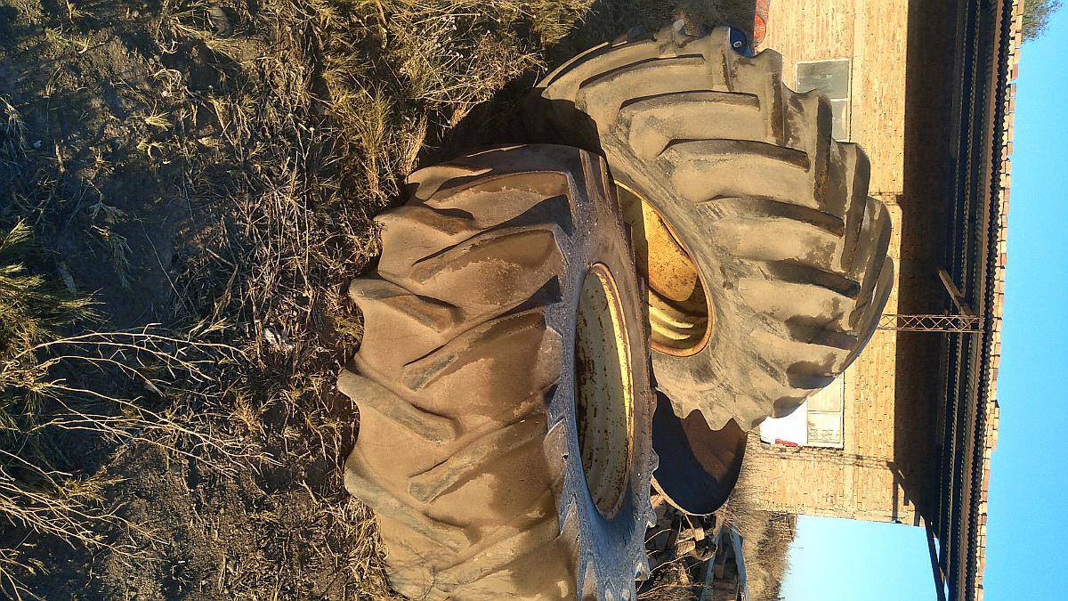 Vdo Ponchos Metalicos 24/5/32 y 2 Ruedas Armadas 24/5/32 - Agroads