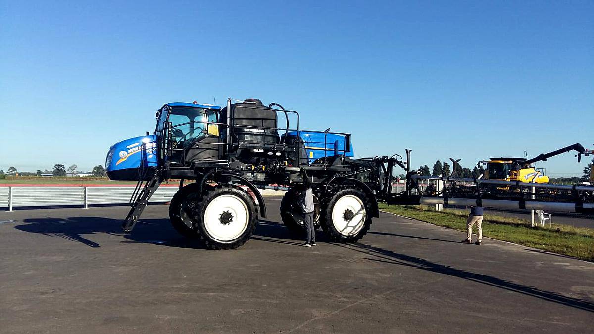 Pulverizador New Holland Defensor 3000 L - Año: 2023 - Agroads