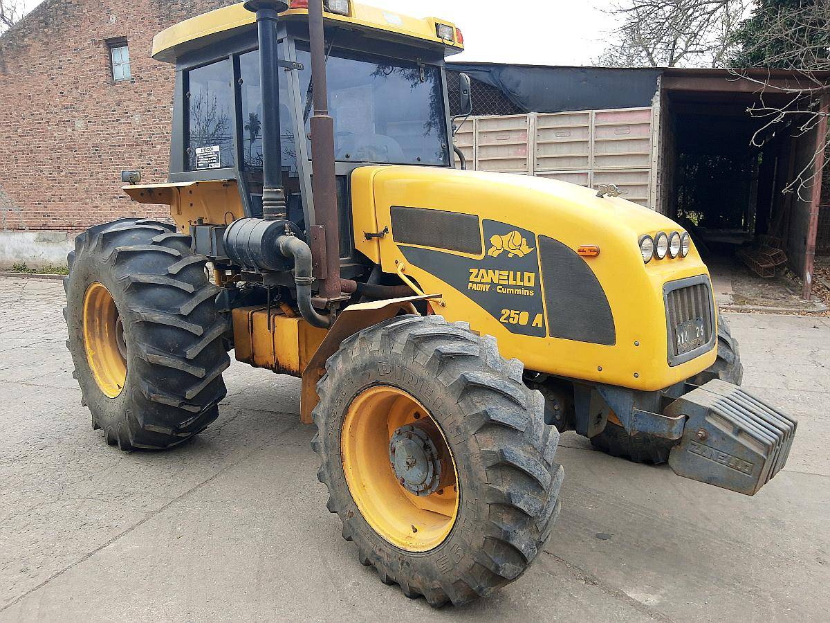 Se Vende Tractor Pauny 250a 2004 - Año: 2004 - u$s 45.000 - Agroads