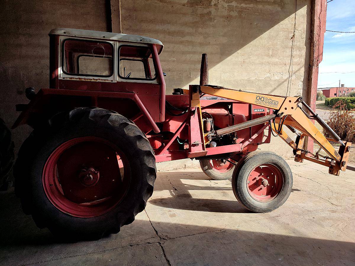 Tractor Fahr 66 con Pala - Año: 1978 - $ 2.500.000 - Agroads