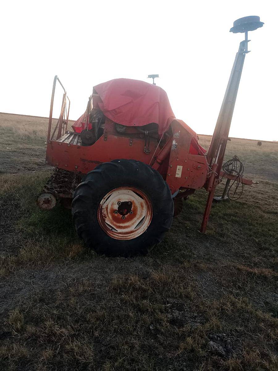 Apache 1500 sin Carro de Transporte y con Alfalfero - Agroads